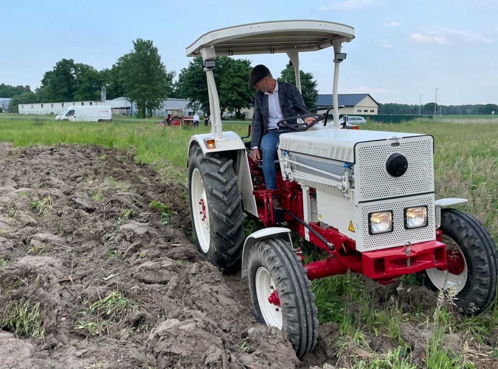 Volkswagen designs e-tractor for Africa - World Agritech