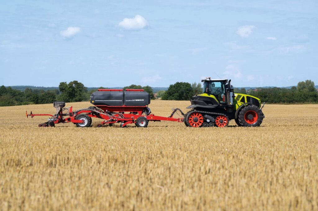 Narrow width track for Claas Axion TT - World Agritech