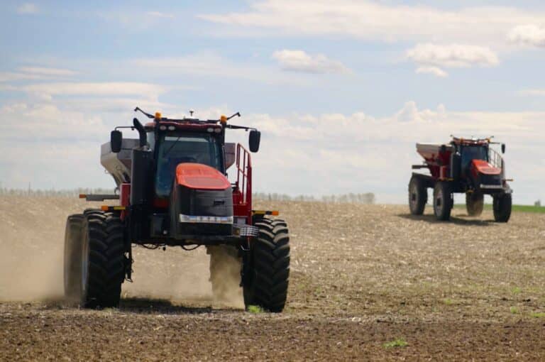 Driverless spreading with Case IH Trident 5550 - World Agritech