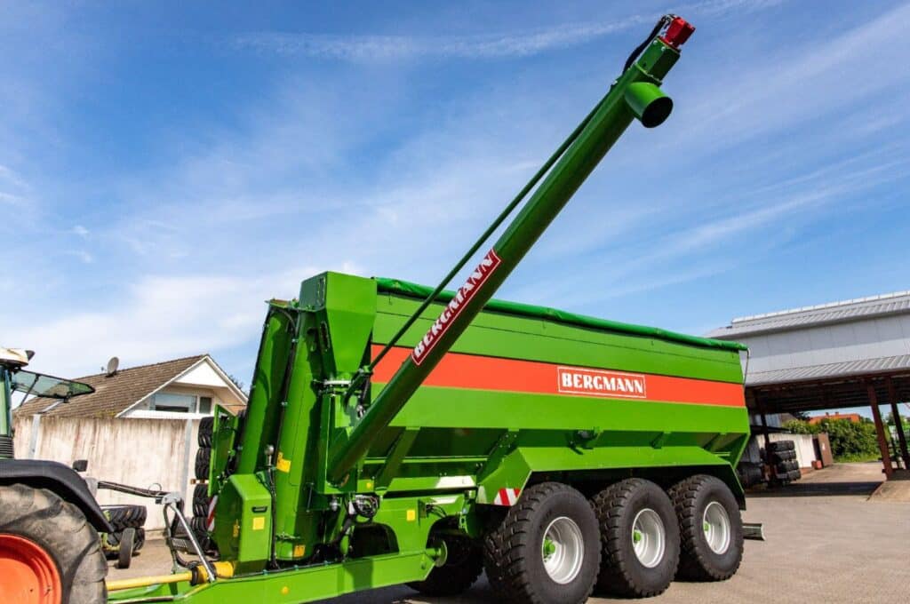 Makeover of Bergmann grain transfer trailers - World Agritech
