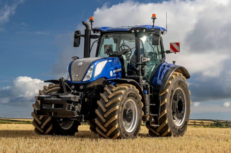 New Holland unveils T7.300 Long Wheelbase - World Agritech