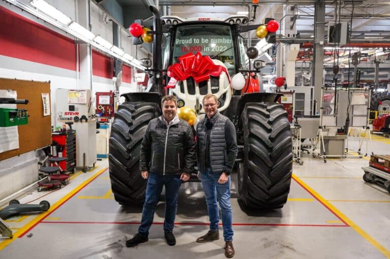 Steyr plant breaks 10,000 unit barrier - World Agritech