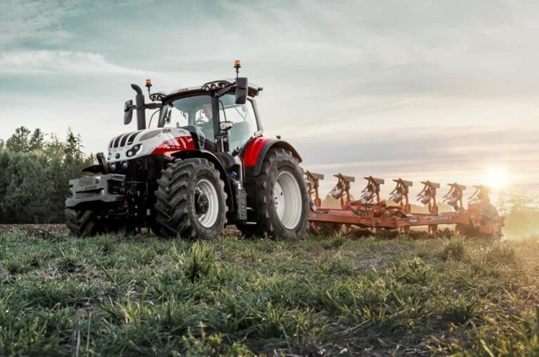 Steyr Absolut CVT in full range - World Agritech
